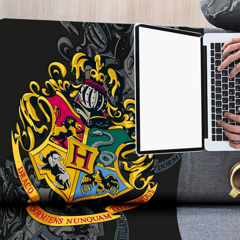 Couverture Polaire Harry Potter Blason Poudlard Sur Logeekdesign